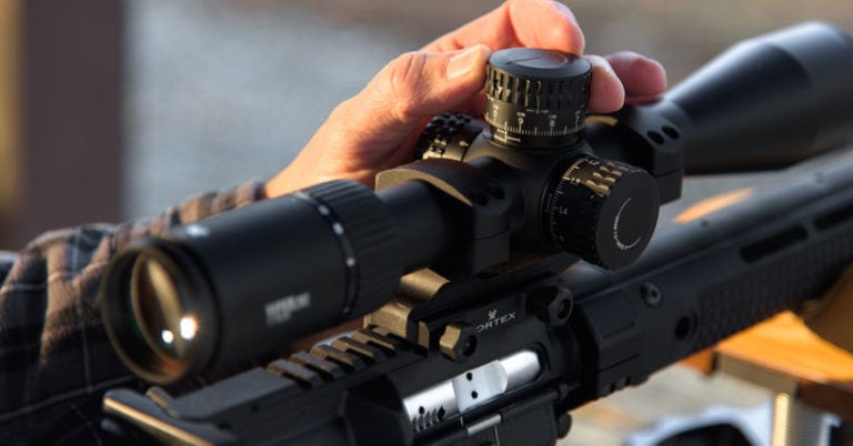 8 Best Fixed Power Scopes in 2023 [Best in the Market Reviewed]